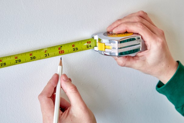How to Use a Tape Measure (and Read Its Results) - Bob Vila