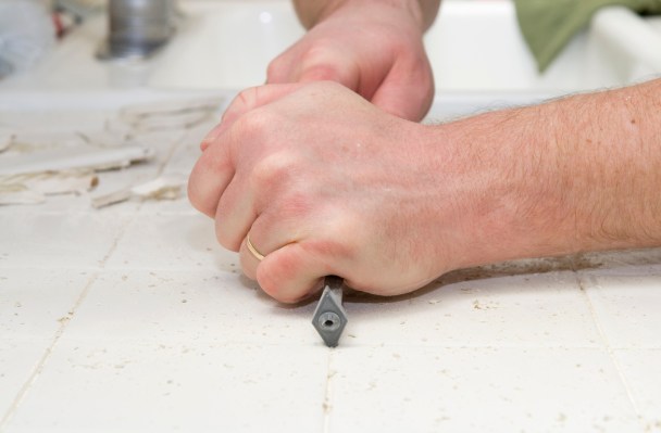 The Best Grout Removal Tool Options (2024 Guide)