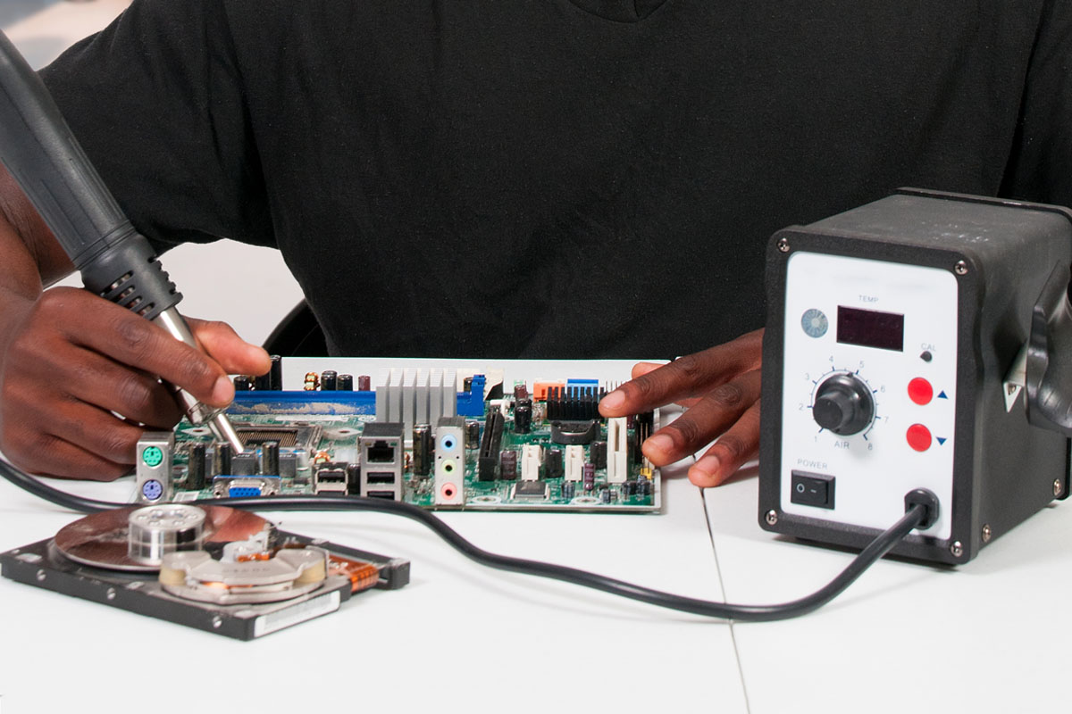 The Best Soldering Station Options - Top Picks by Bob Vila