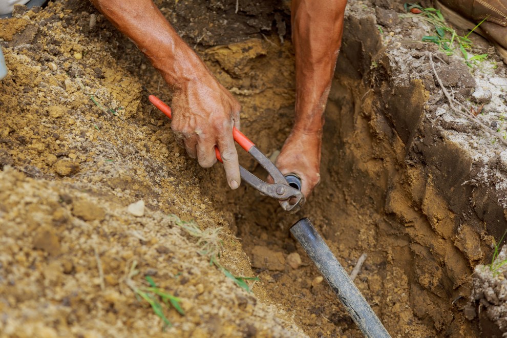 The Dos and Don'ts of Sprinkler Repair and Maintenance - Bob Vila