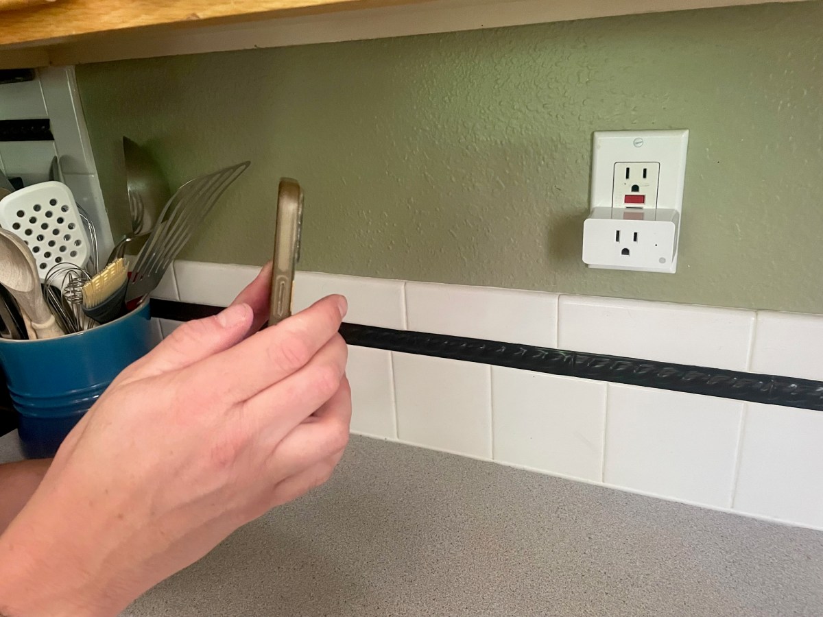The Best Smart Plugs - Tested by Bob Vila