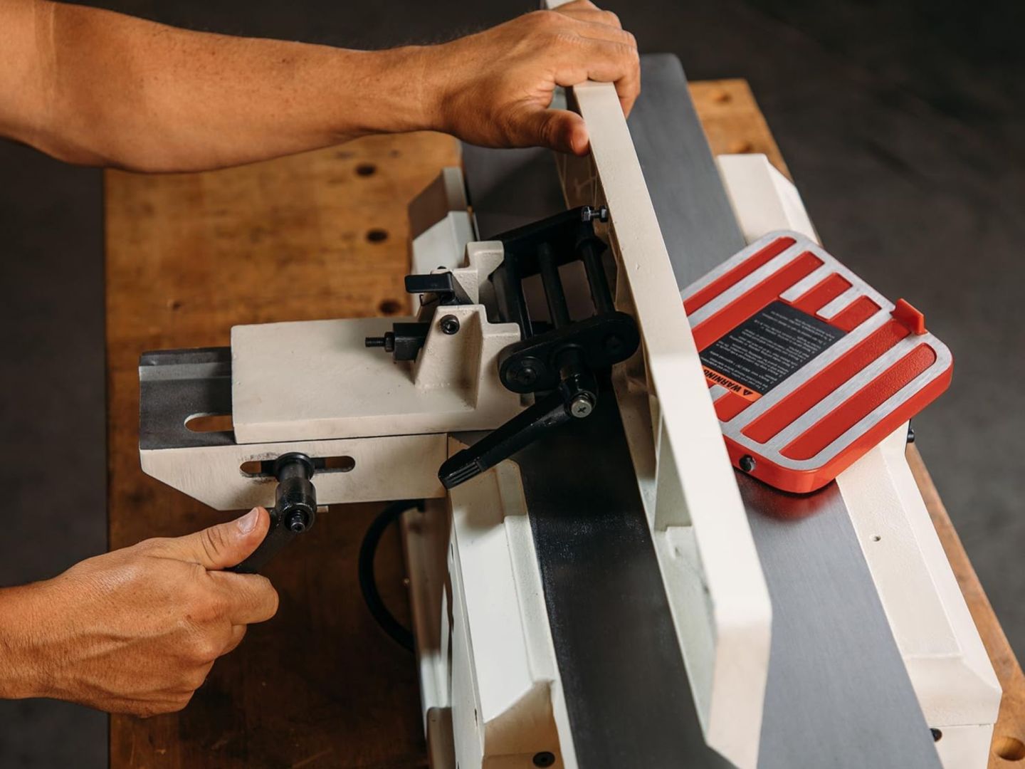 The Best Benchtop Jointers, Reviewed - Top Picks by Bob Vila