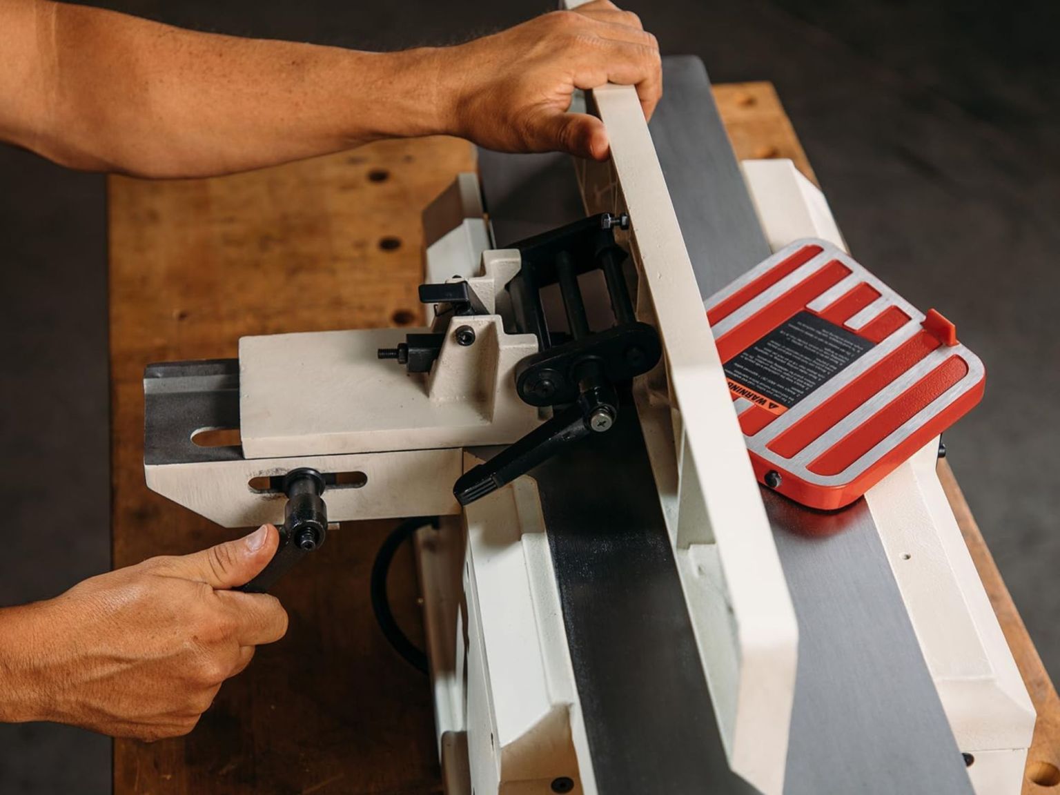 The Best Benchtop Jointers, Reviewed - Top Picks by Bob Vila