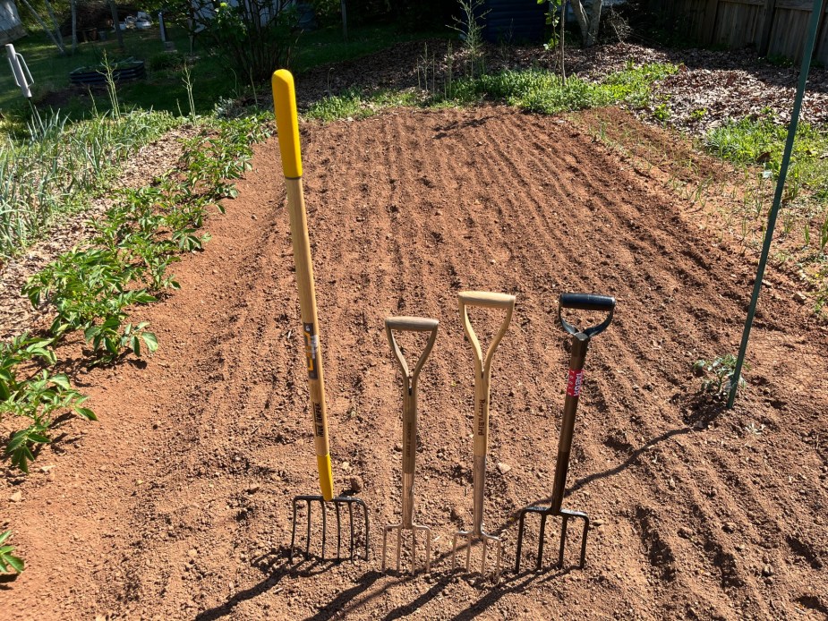 The Best Garden Forks - Tested by Bob Vila