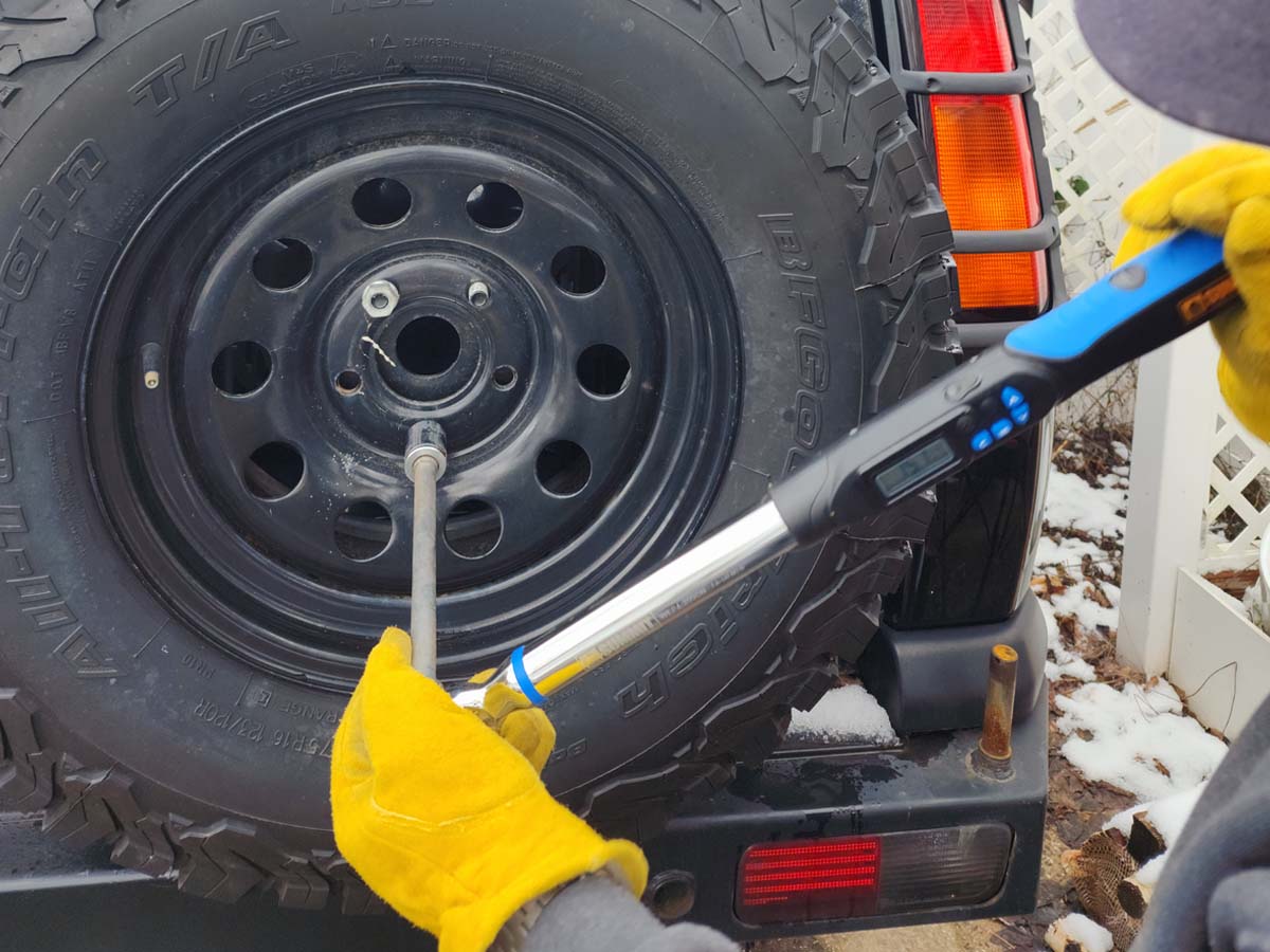 The Best Digital Torque Wrenches, Tested & Reviewed by Bob Vila