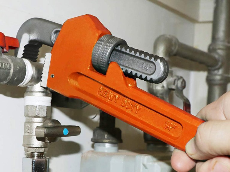 The Best Pipe Wrench Options for Your Plumbing Repairs - Bob Vila