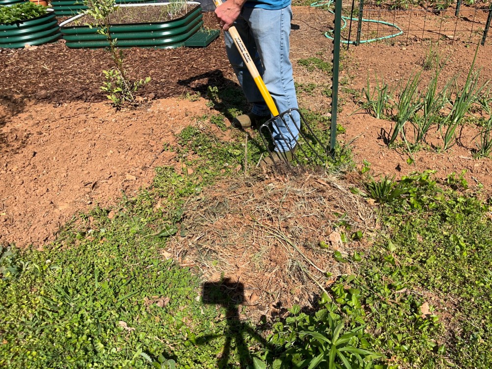 The Best Garden Forks - Tested by Bob Vila