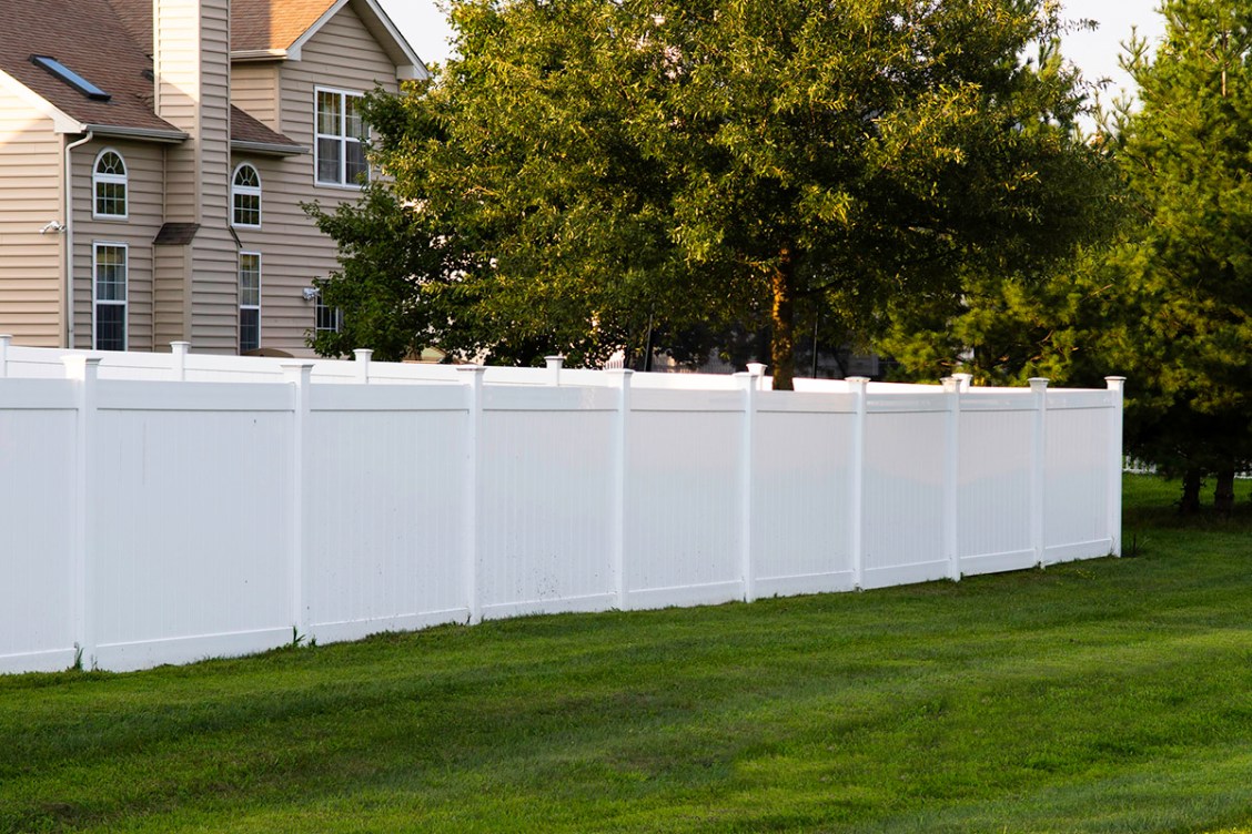Privacy Fence Cost: What to Expect You'll Pay (Budgeting Guide)