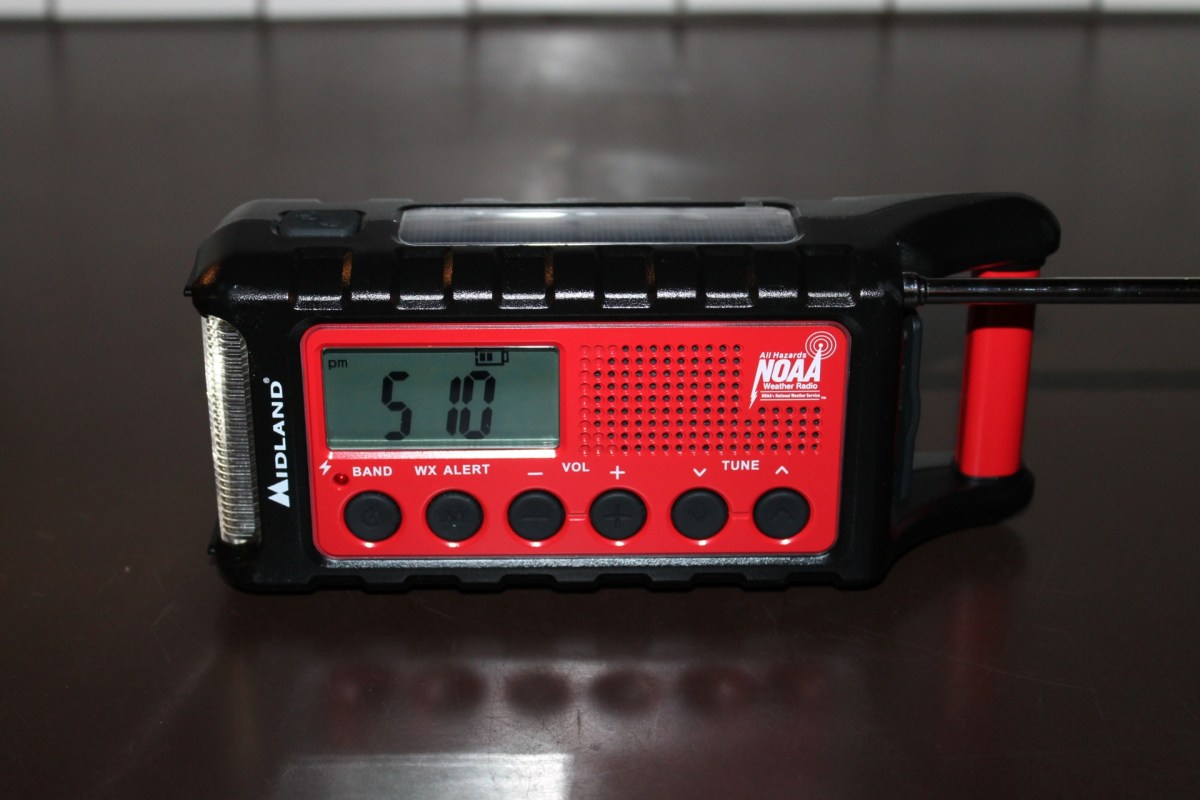 The Best Hand-Crank Radios - Tested by Bob Vila