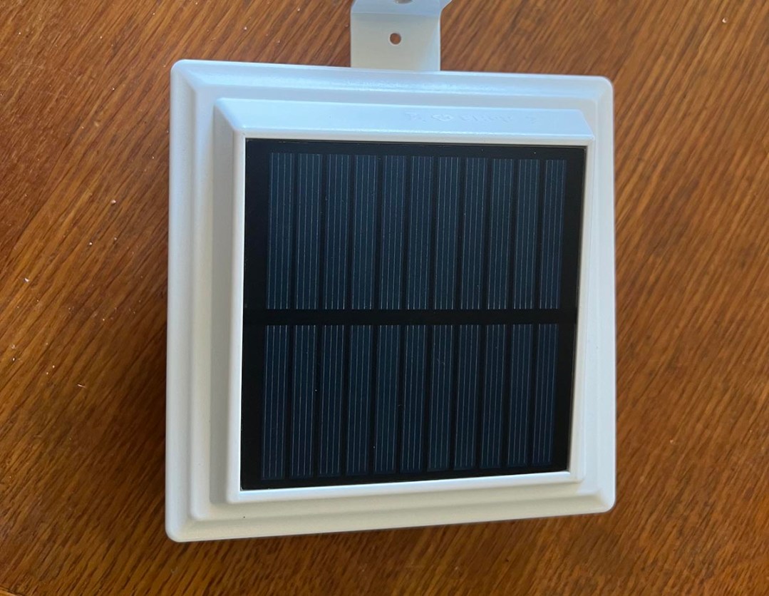 The Best Solar Gutter Lights - Tested by Bob Vila