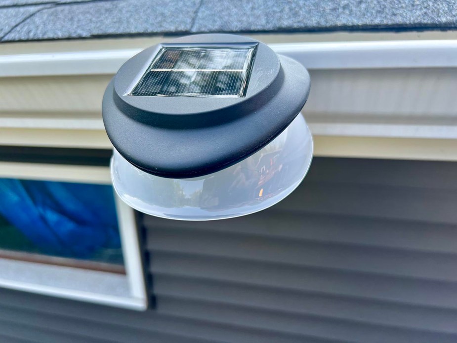 The Best Solar Gutter Lights - Tested by Bob Vila