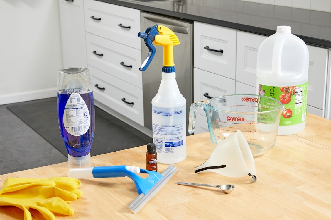 How to Make Homemade Window Cleaner