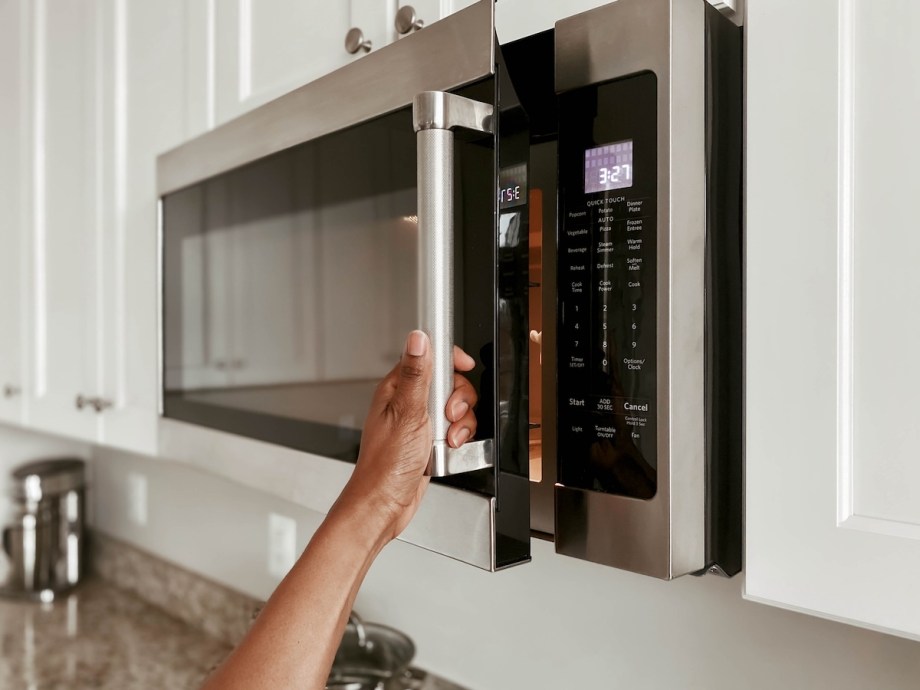 Microwave Not Heating? 6 Common Causes and Solutions