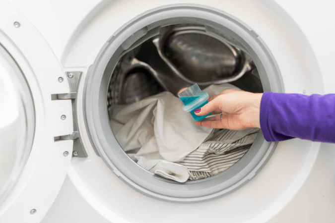 5 Best Laundry Detergent Options for Dirty Clothes - Bob Vila