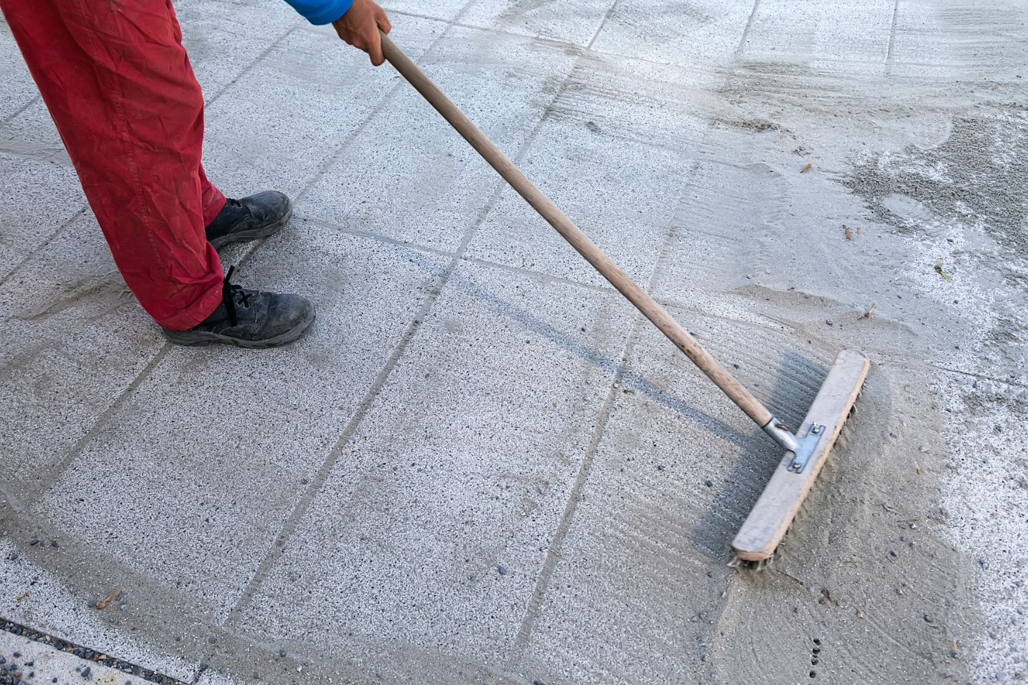 The Best Polymeric Sand for Your Next Patio Project - Picks by Bob Vila