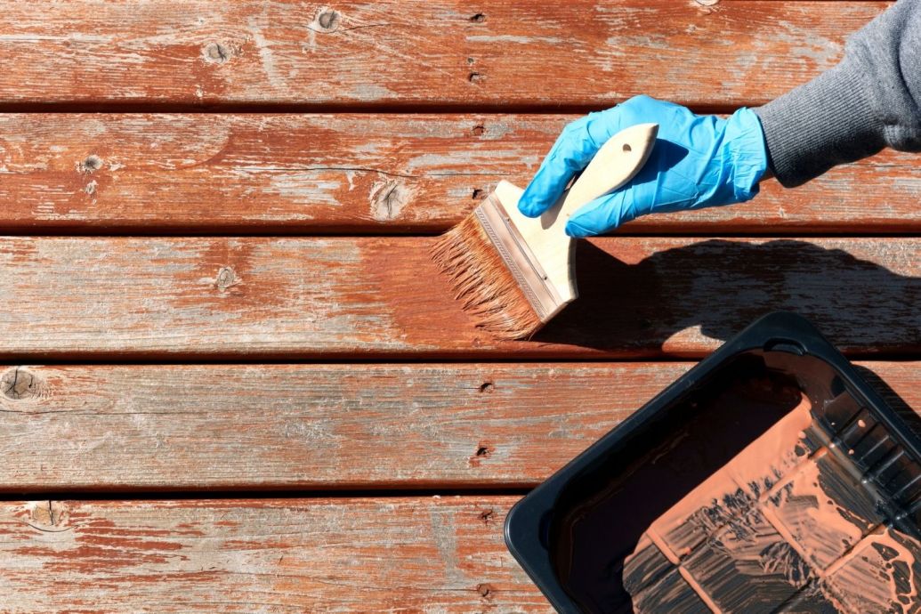 The Best Stain for Cedar Siding, Decks, and More