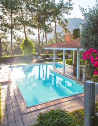 How Much Does It Cost to Build a Pool? - Bob Vila