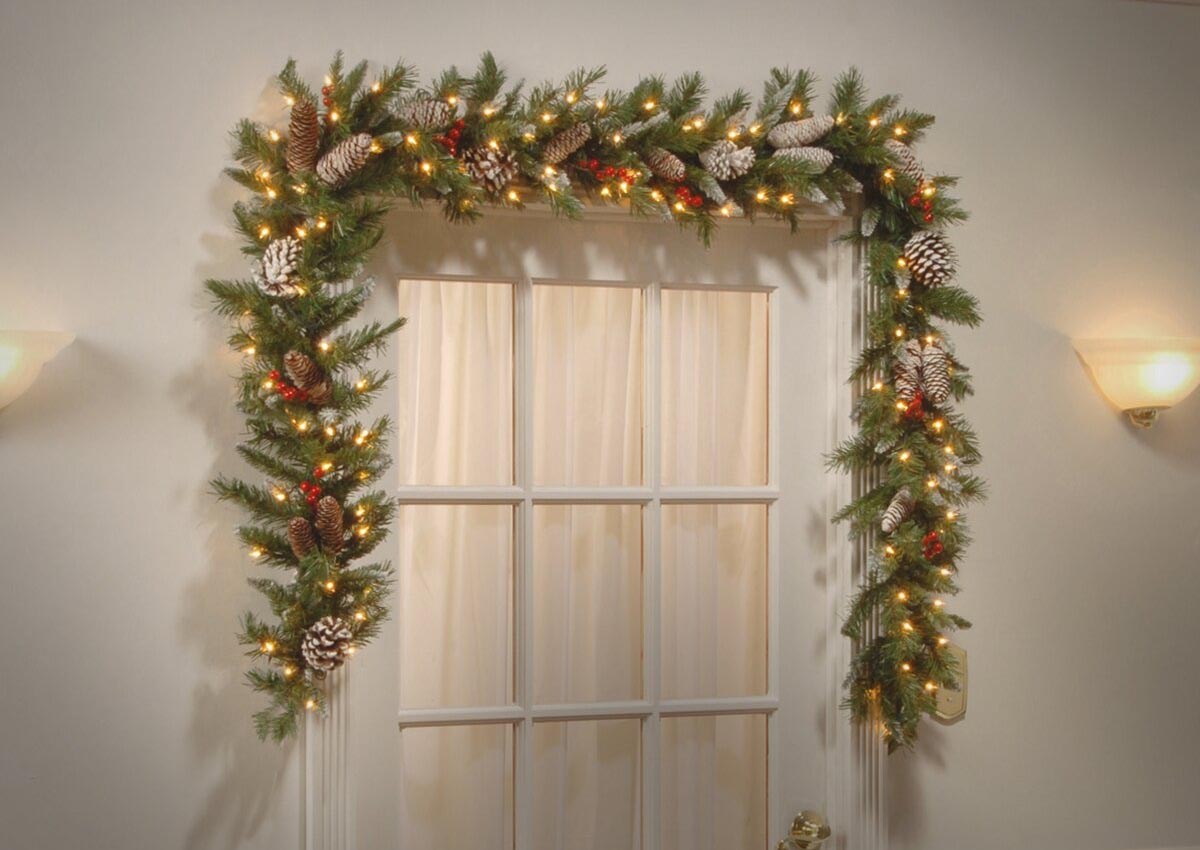 The Best Christmas Garlands - Picks from Bob Vila