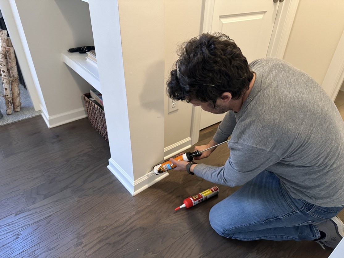 The Best Caulk for Baseboards - Tested by Bob Vila
