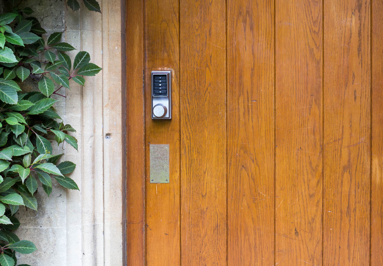 What Is a Keyless Door Lock, and Is It a Secure Option for the Home ...