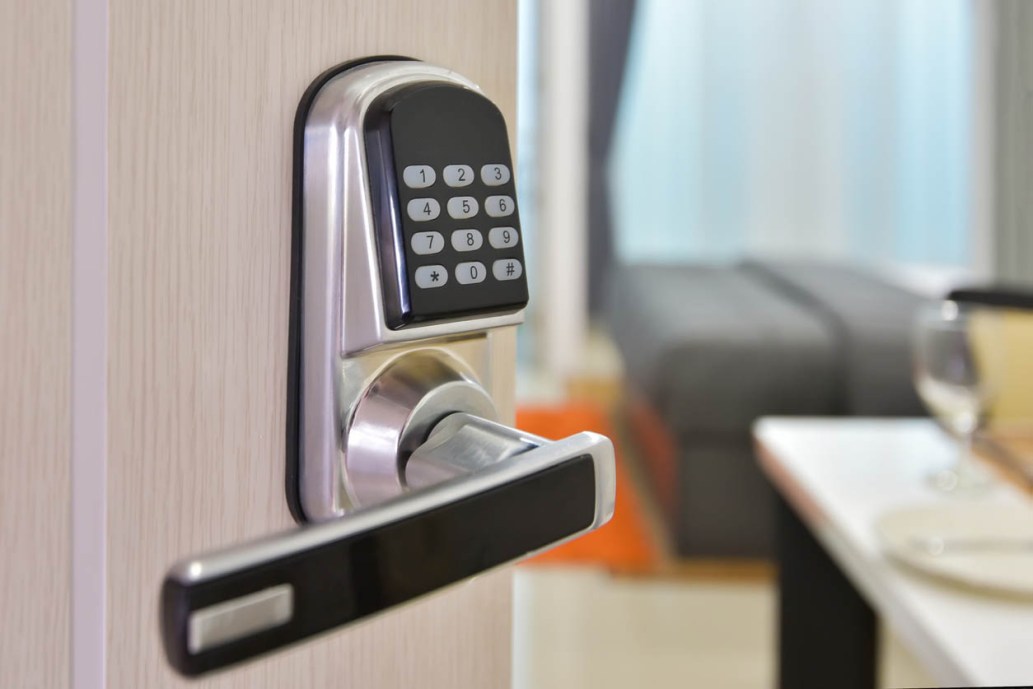 What Is a Keyless Door Lock, and Is It a Secure Option for the Home ...
