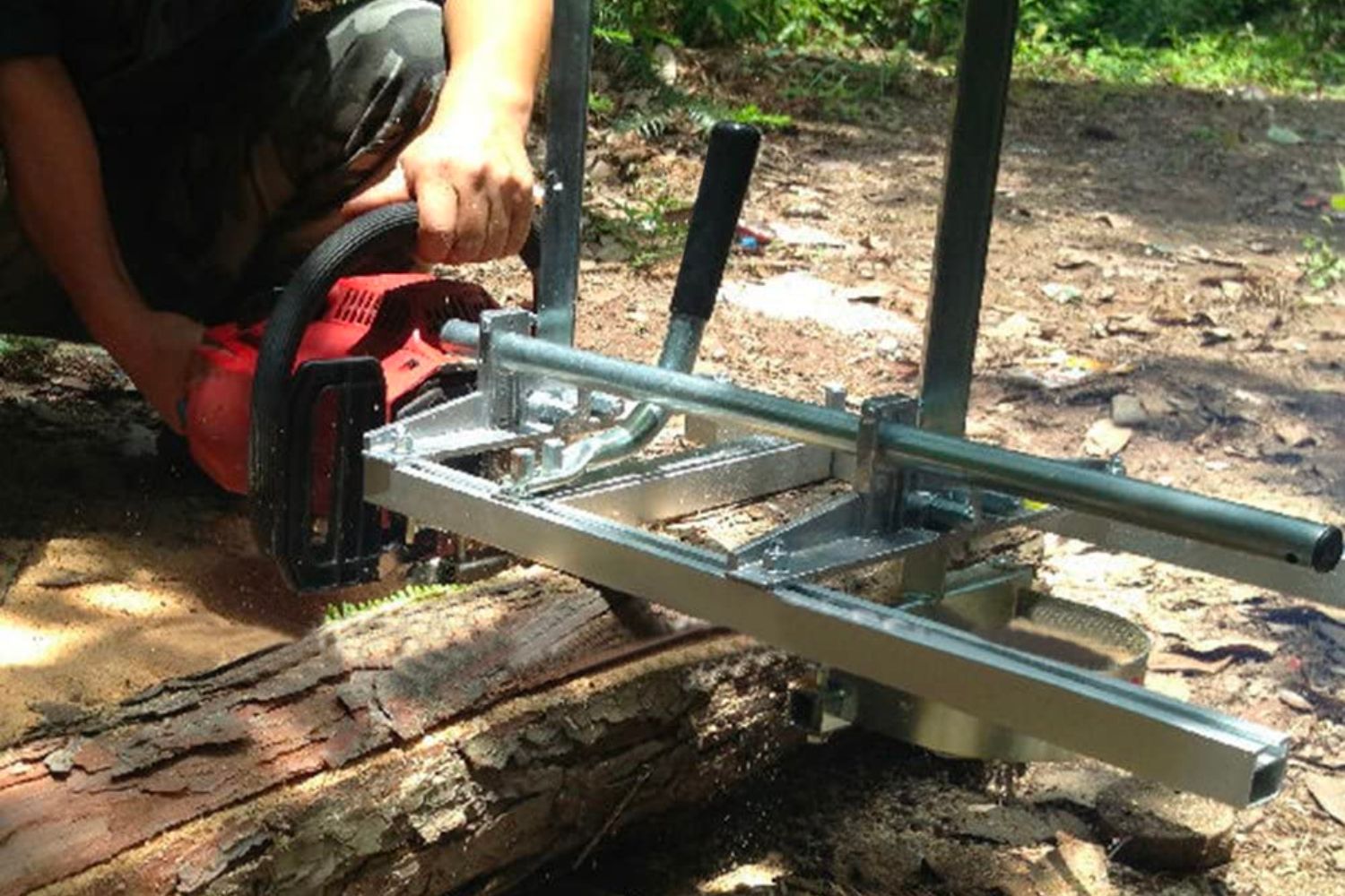 The Best Chainsaw Mills, Reviewed - Top Picks by Bob Vila