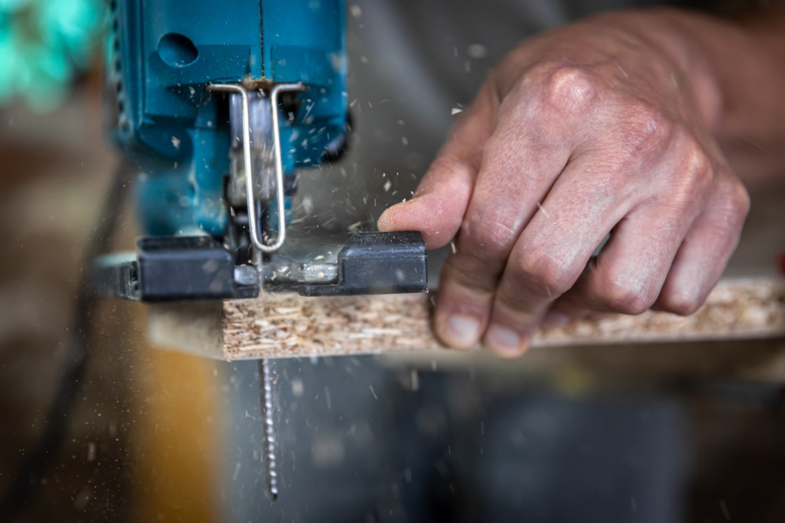 Jigsaw vs Reciprocating Saw: Which Cutting Tool is Best for Your ...