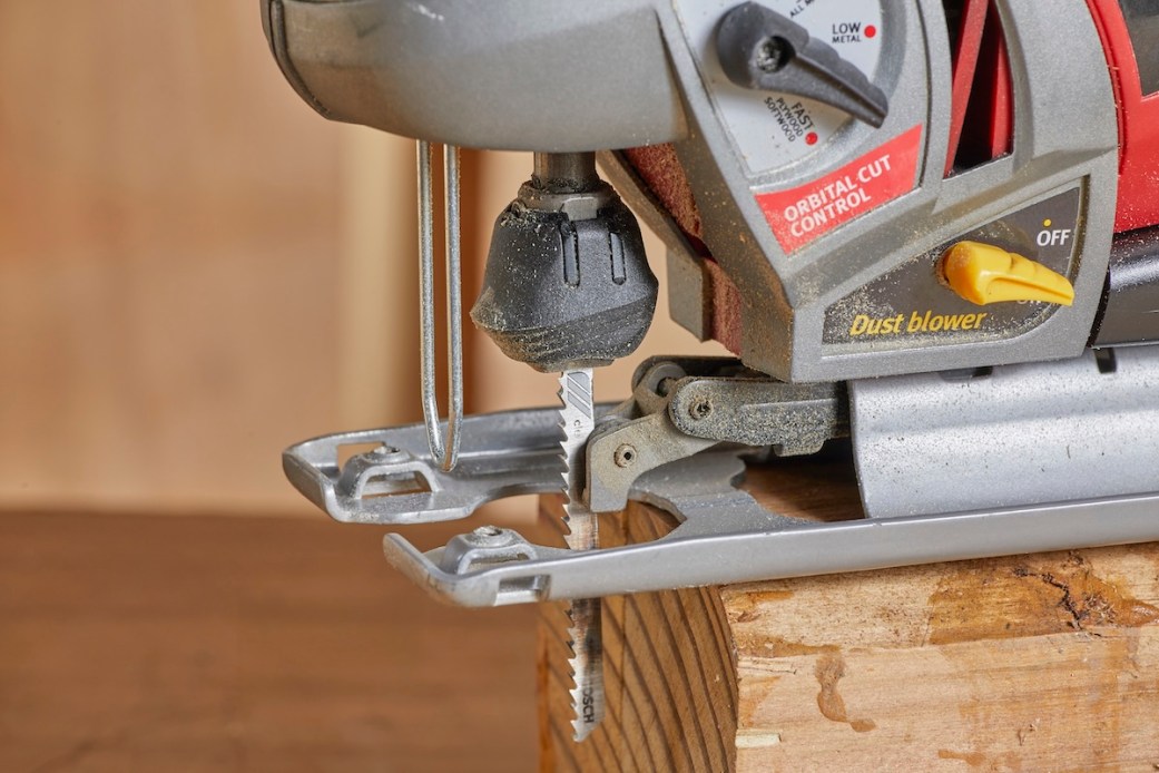 Jigsaw vs. Reciprocating Saw: Which Saw is Best for Your Project?