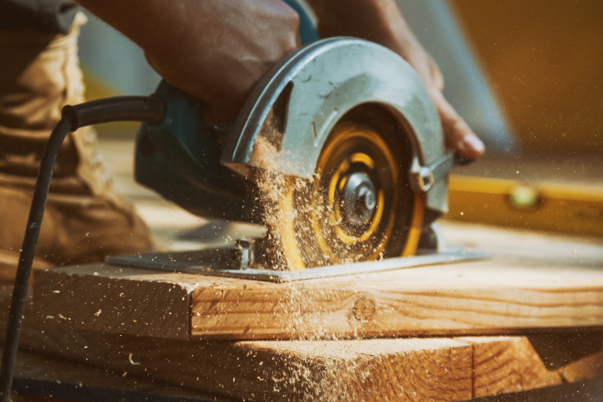 How to Use a Circular Saw