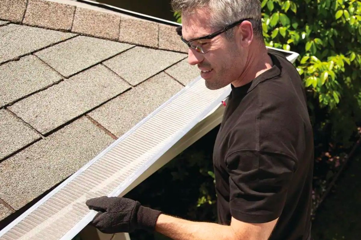 The Best Gutter Guards for Pine Needles - Picks from Bob Vila
