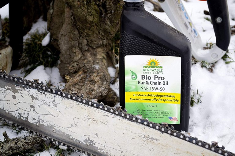 The Best Chainsaw Bar Oils - Picks from Bob Vila