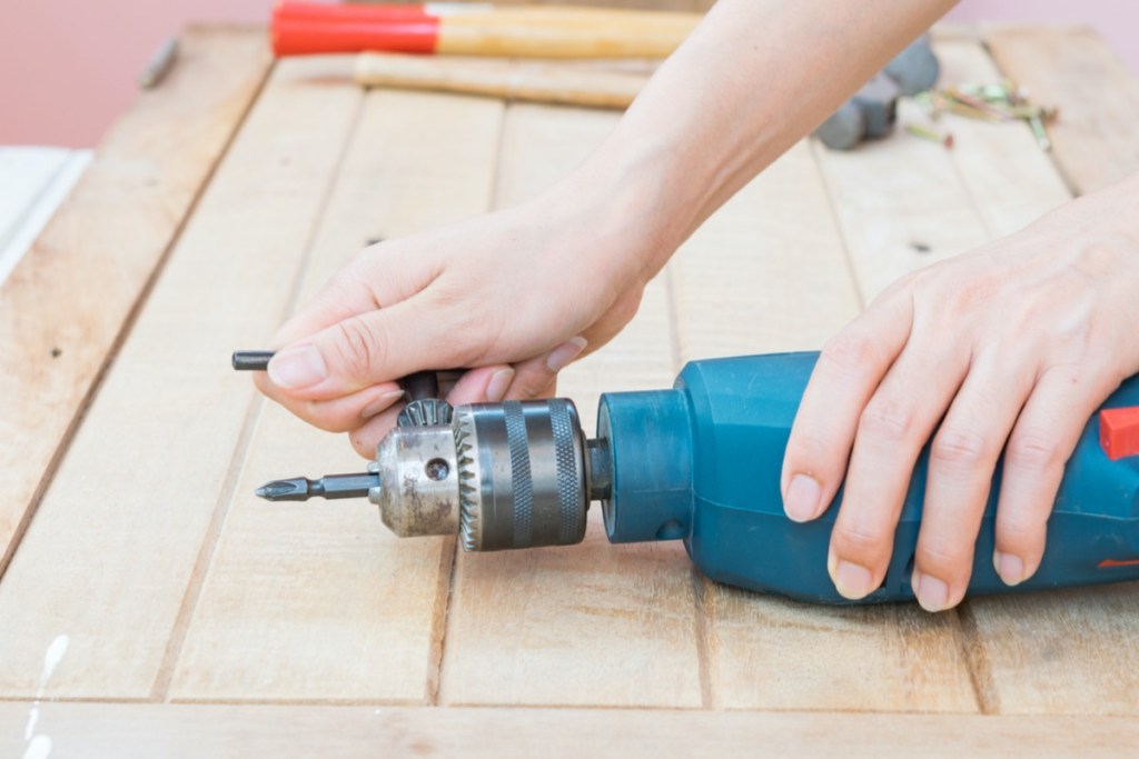 How to Change a Drill Bit Using Different Types of Chucks