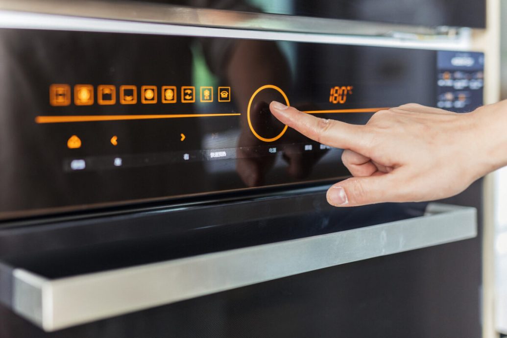 How to Steam Clean an Oven: 3 Surefire Methods - Bob Vila