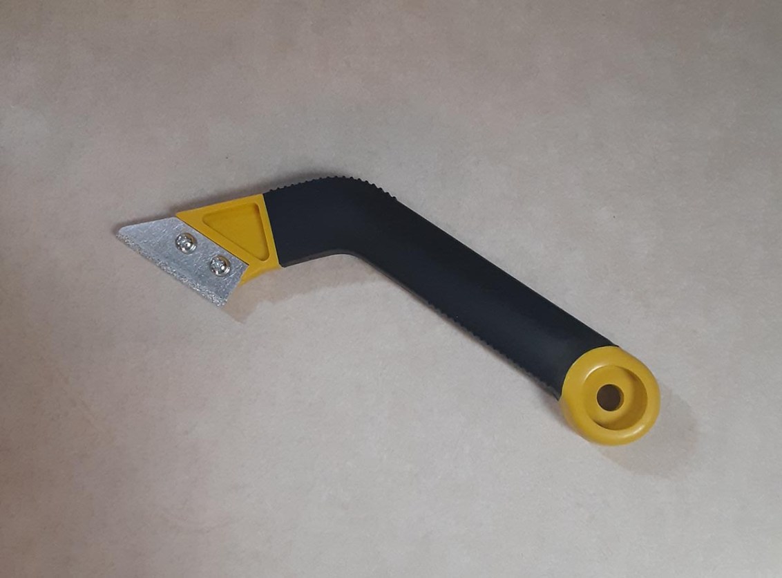 We Tested The 8 Best Caulk Removal Tools, See Our Results