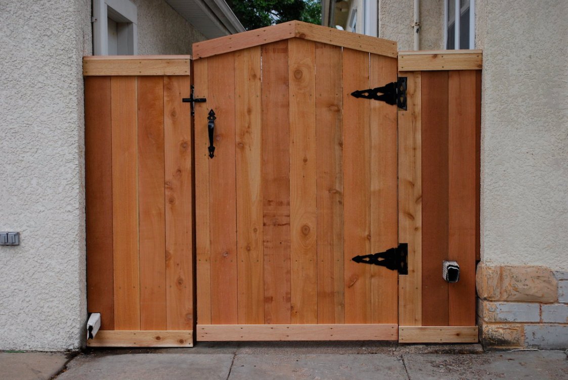 14 Side Yard Ideas That'll Help You Make the Most of Your Whole Property