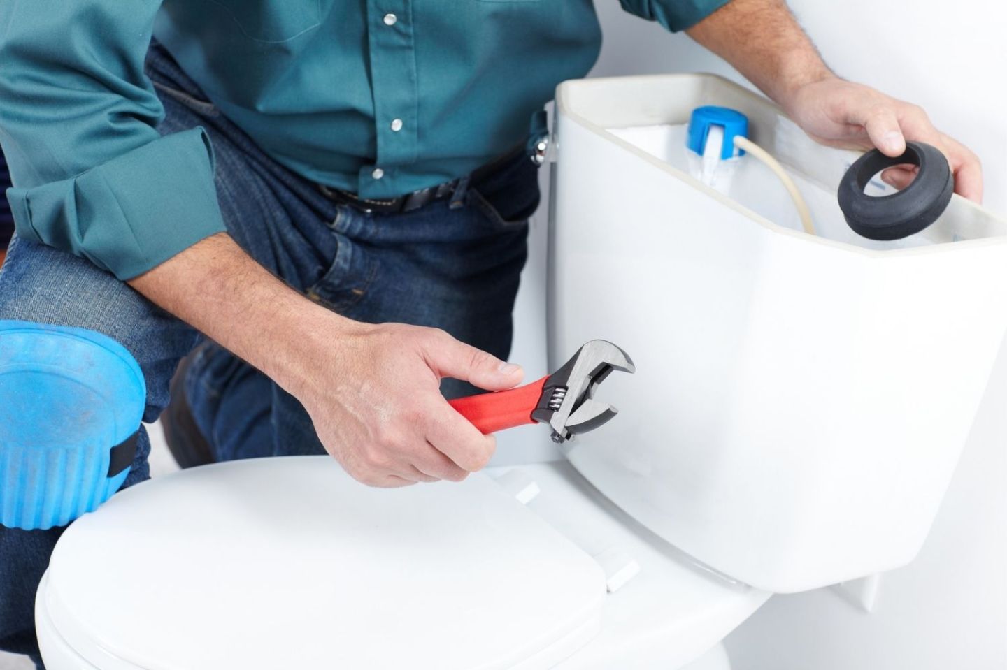 How Much Does It Cost to Replace a Toilet? - Bob Vila