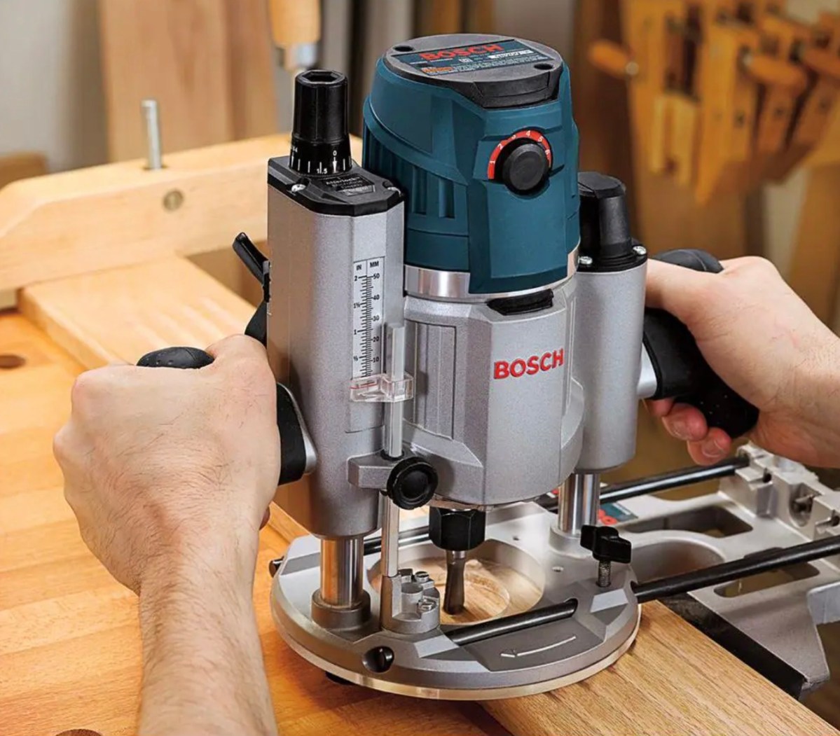 Plunge Router vs. Fixed-Base Router: What's the Difference? - Bob VIla