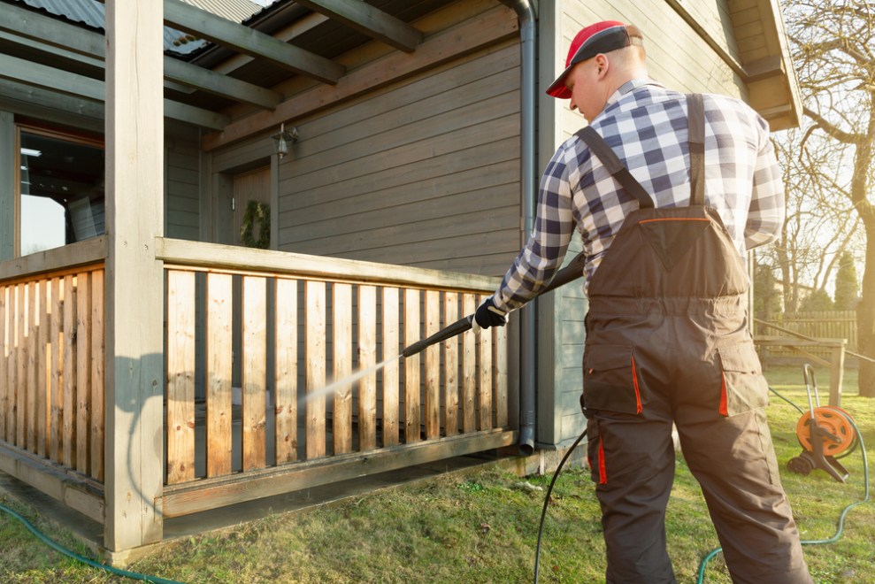 How Much Does It Cost to Pressure Wash a House? - Bob Vila