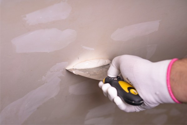 How Long Does Spackle Take to Dry? - Bob Vila