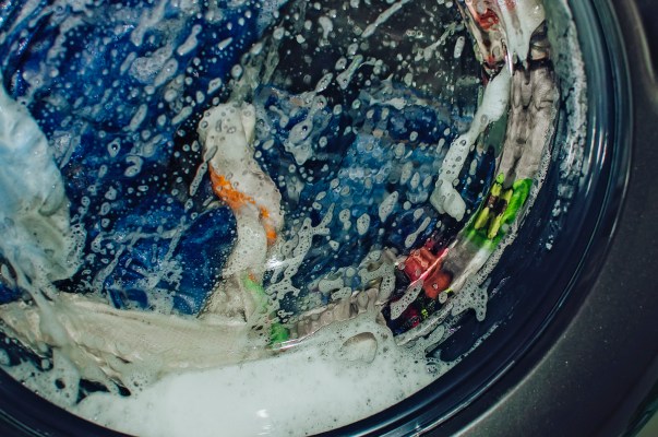 How Much Water Does a Washing Machine Use? - Bob Vila