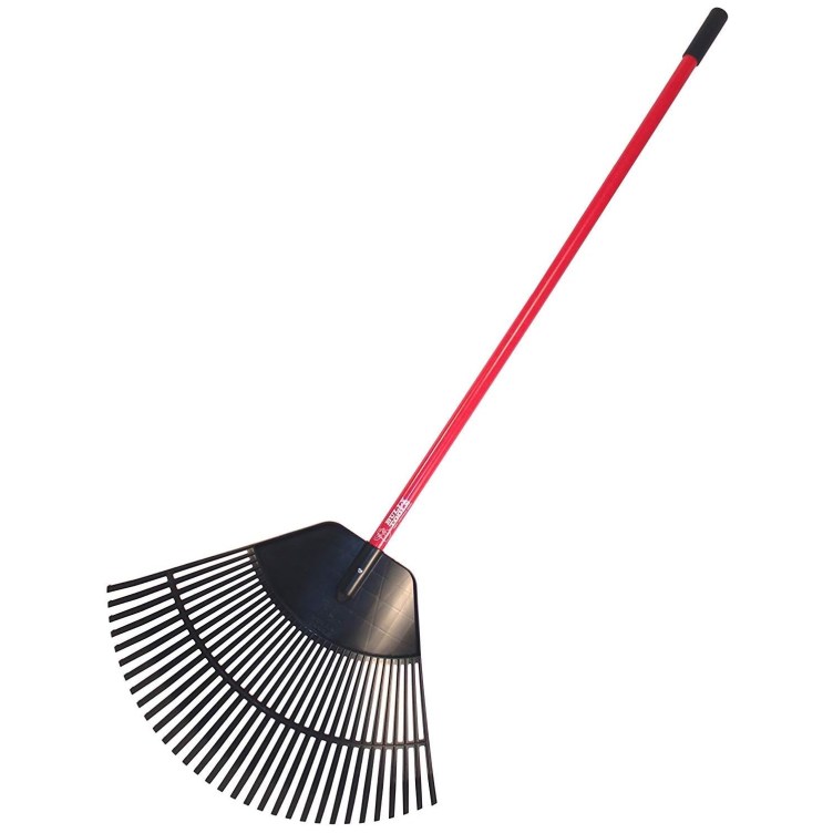 We Researched and Tested the Best Rakes for Pine Needles