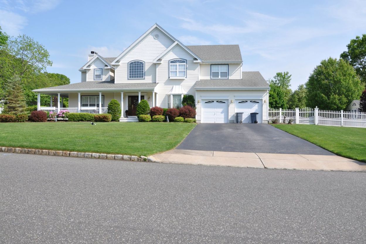 How Much Does a Blacktop Driveway Cost to Install? - Bob Vila