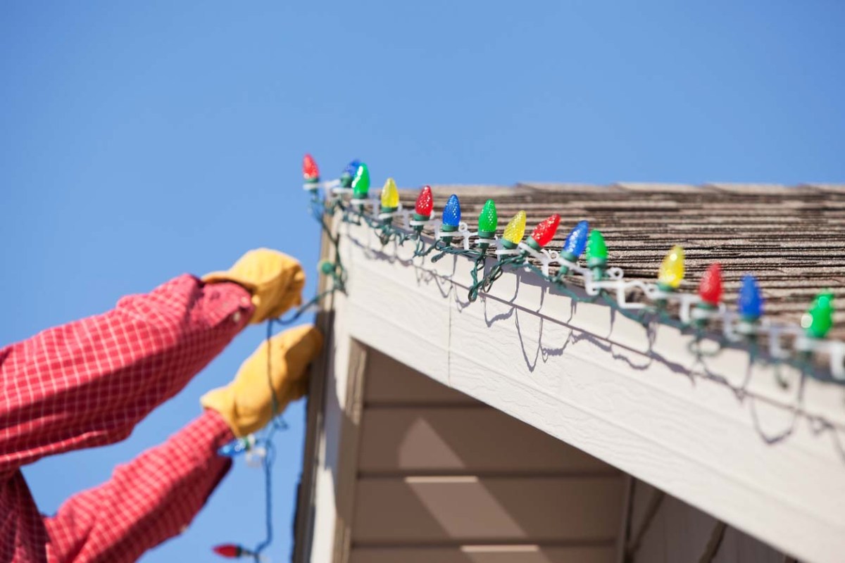 How Much Does Christmas Light Installation Cost? - Bob Vila