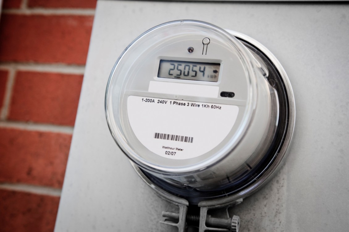 How to Read an Electric Meter to Monitor Your Home's Usage - Bob Vila