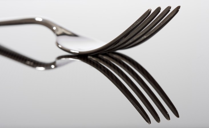 12 Smart Ways to Lock a Door Without a Lock