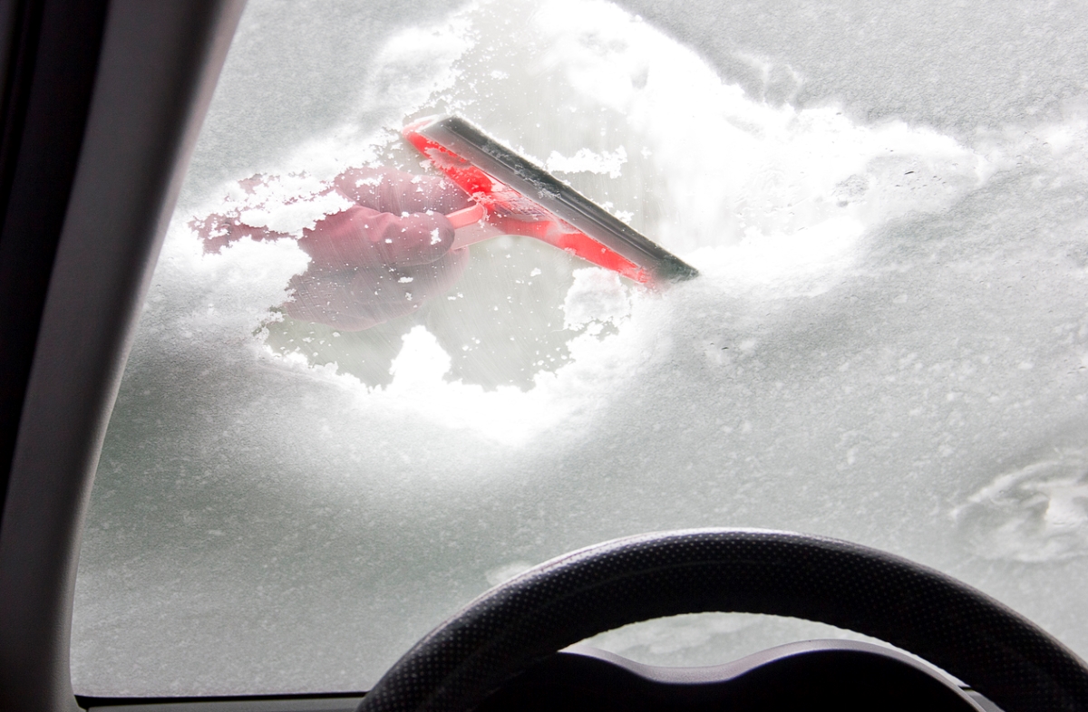 5 Things You Can Use When You Don't Have an Ice Scraper