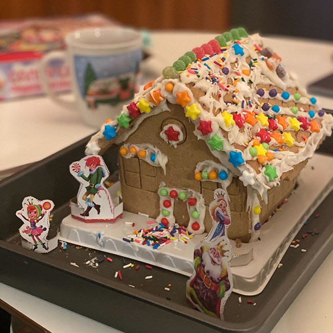 21 Sugarcoated Real Estate Listings for Gingerbread Houses - Bob VIla