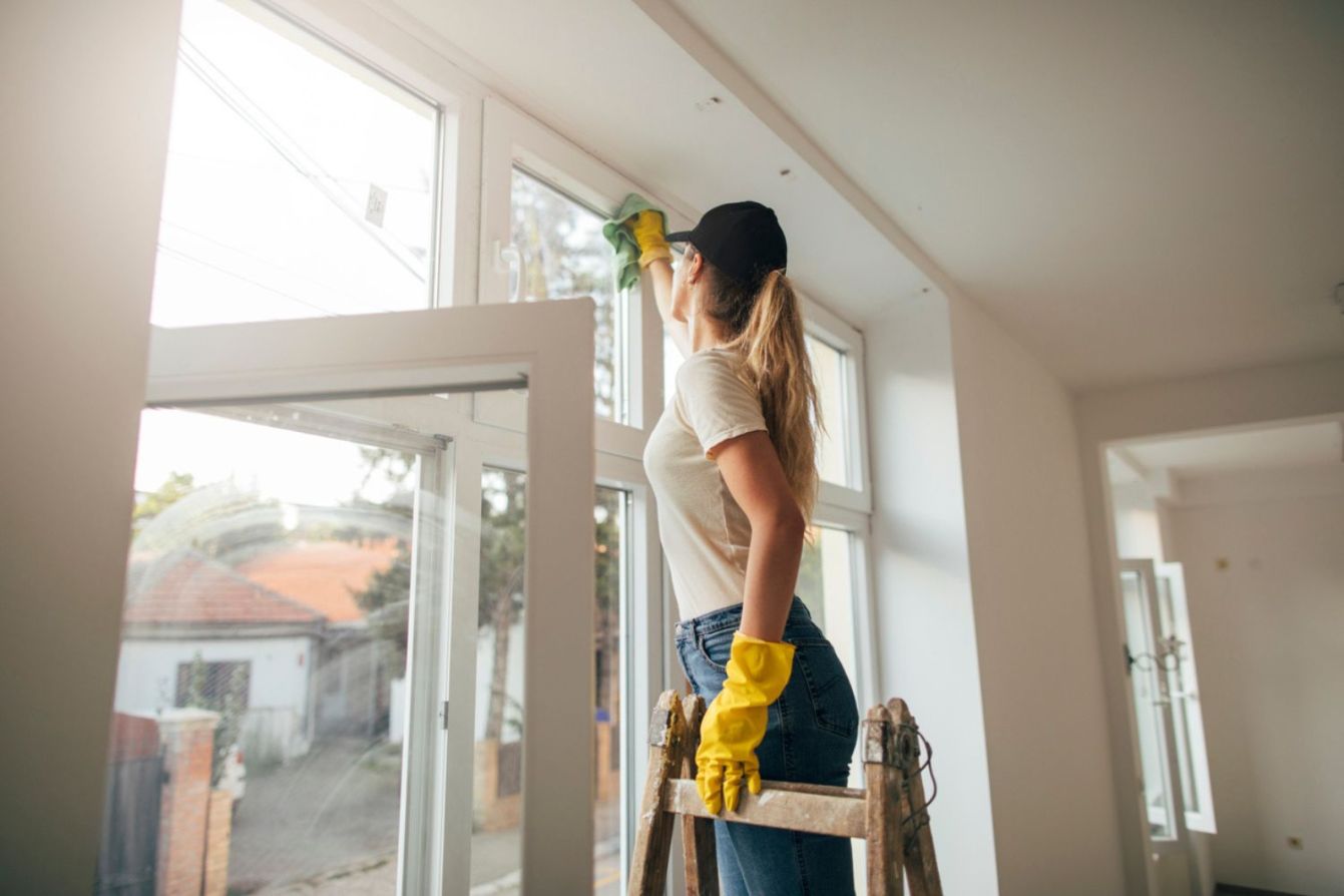 Move-Out Cleaning Cost Guide: See What Pros Typically Charge