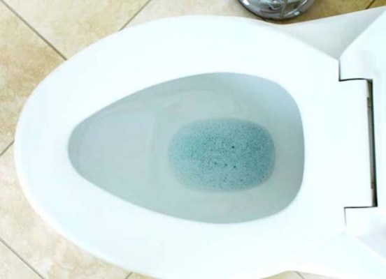 How to Unclog a Toilet Without a Plunger: 7 Easy Methods