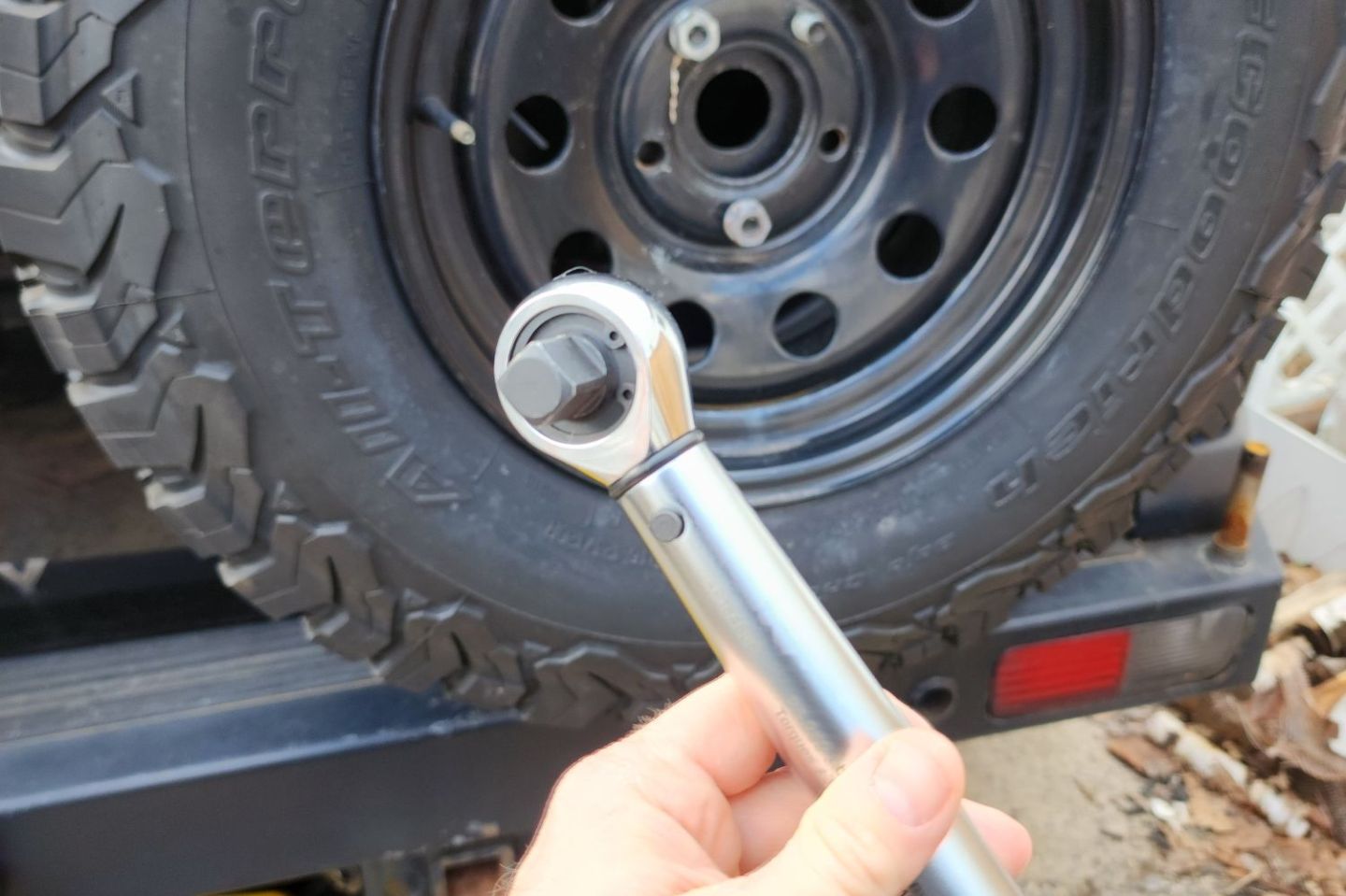 eTork EC3250 Digital Torque Wrench Review: Is it Worth It? - Bob Vila
